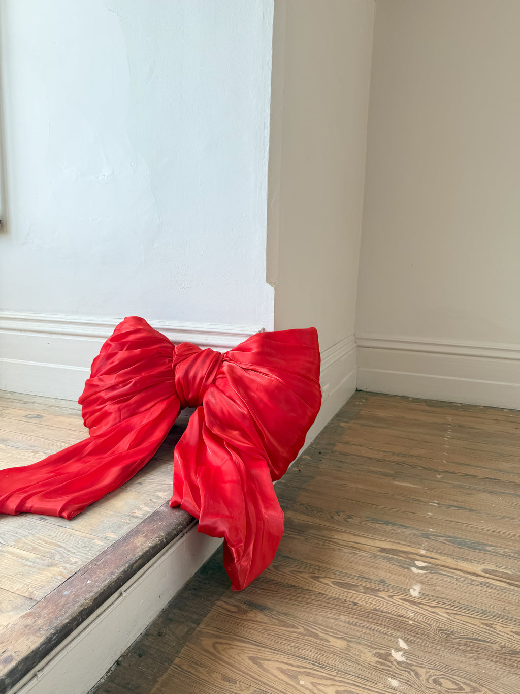 Giant Bow – Neue Blvd